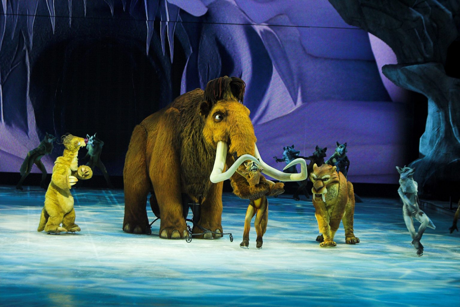 Ice Age Live Newsroom – MONLOVE